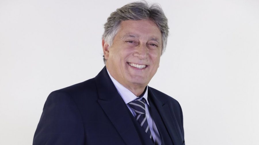 Conheça Alan, o advogado agnóstico interpretado por Eduardo Galvão em ...