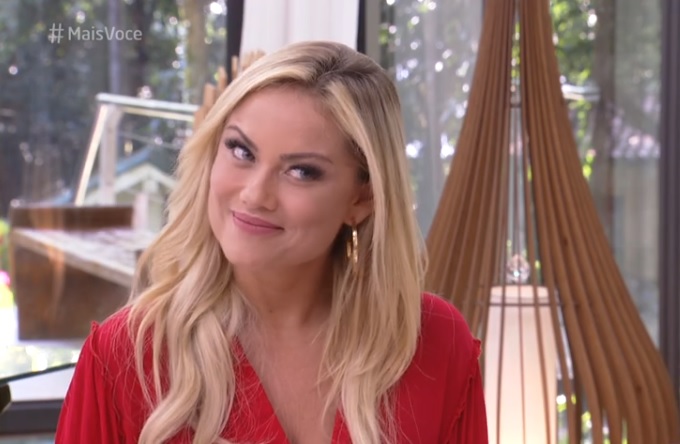 “É uma mulher que precisa de um homem do lado”, afirma Ellen Rocche ...