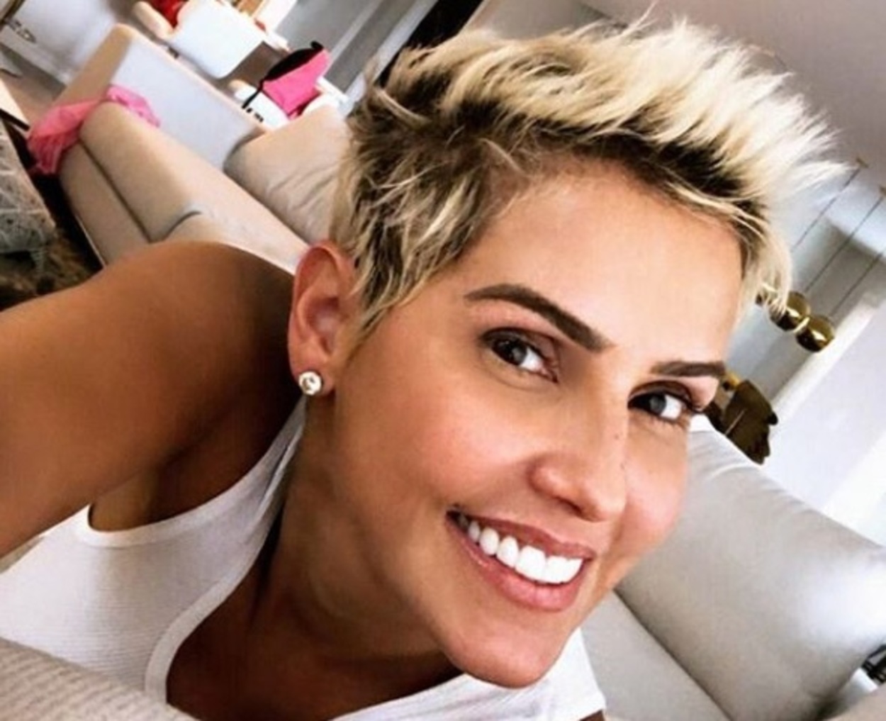 Globo renova contrato com Deborah Secco por longo prazo - Observatório ...