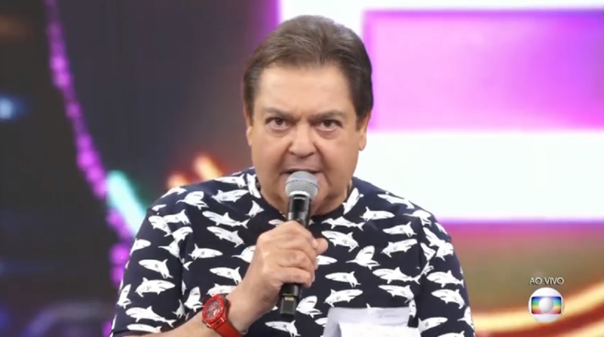 Fausto Silva anuncia nova temporada do Show dos Famosos