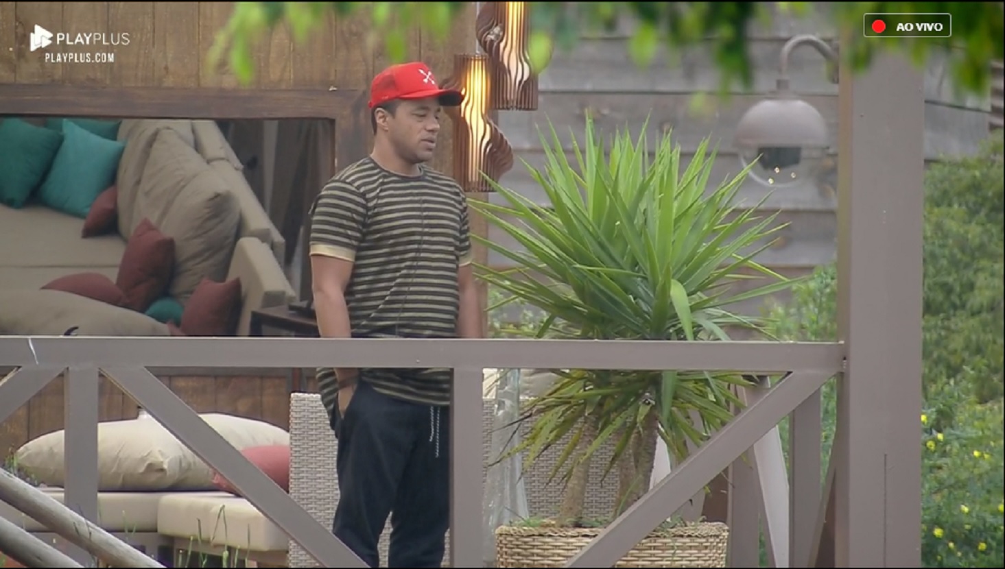 A Fazenda: Phellipe promete que vai cortar cabeças na casa