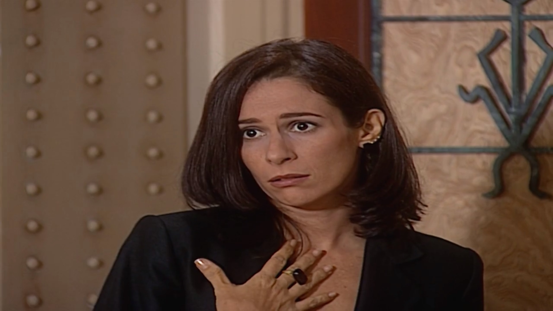 Era Uma Vez...: Bruna tenta se aproximar de Madalena