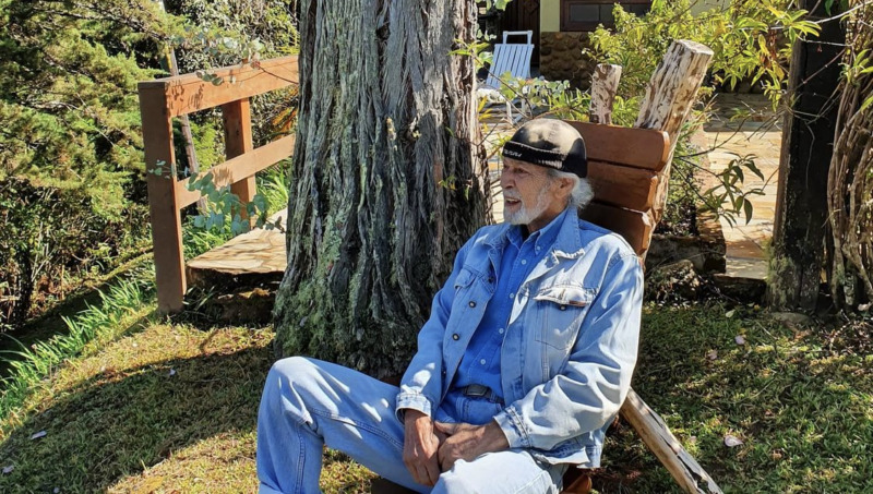 Astro de novelas, Gracindo Junior vive em meio às montanhas