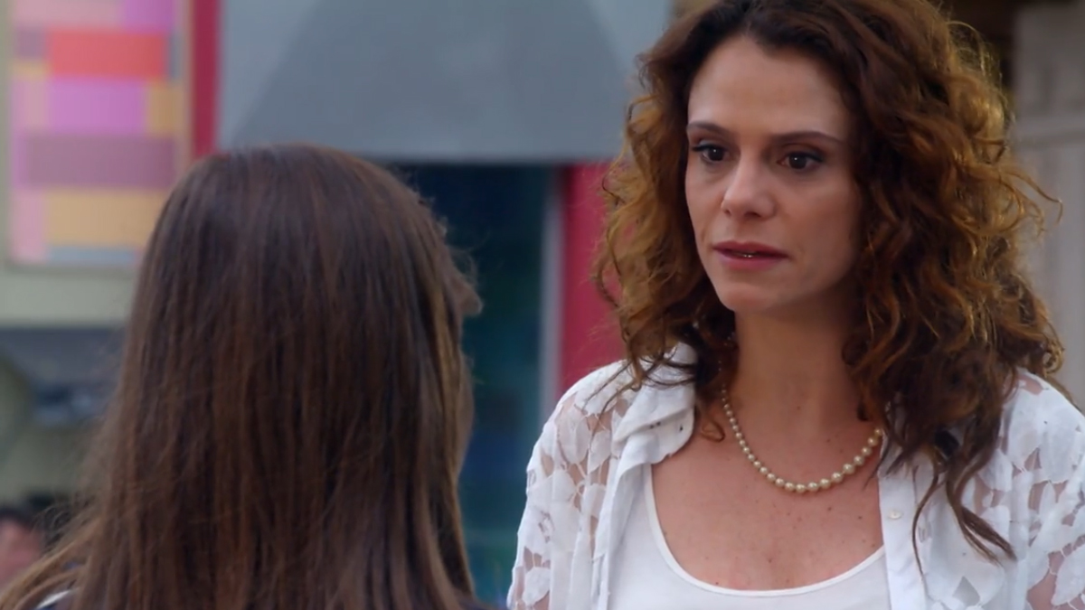 A Vida da Gente: Olivia dá bronca em Dora após briga com Marcos