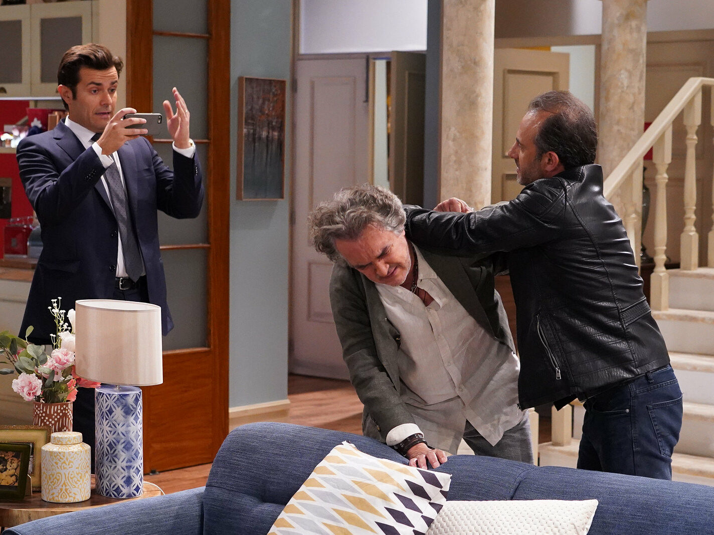 Nazaré: Félix dá surra em Joaquim e ele planeja fuga