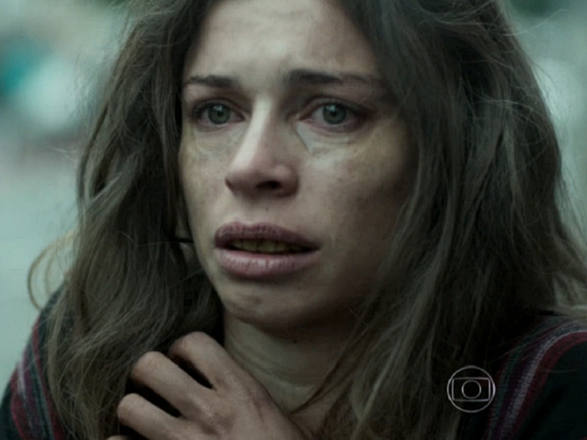 Grazi Massafera sobre papel em Verdades Secretas: "Desafio"