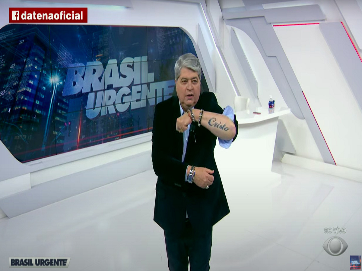 José Luiz Datena se assusta com um suposto espírito