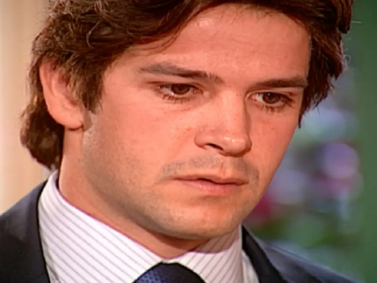 O Clone: Lucas vai atrás de Jade e é surpreendido com aviso