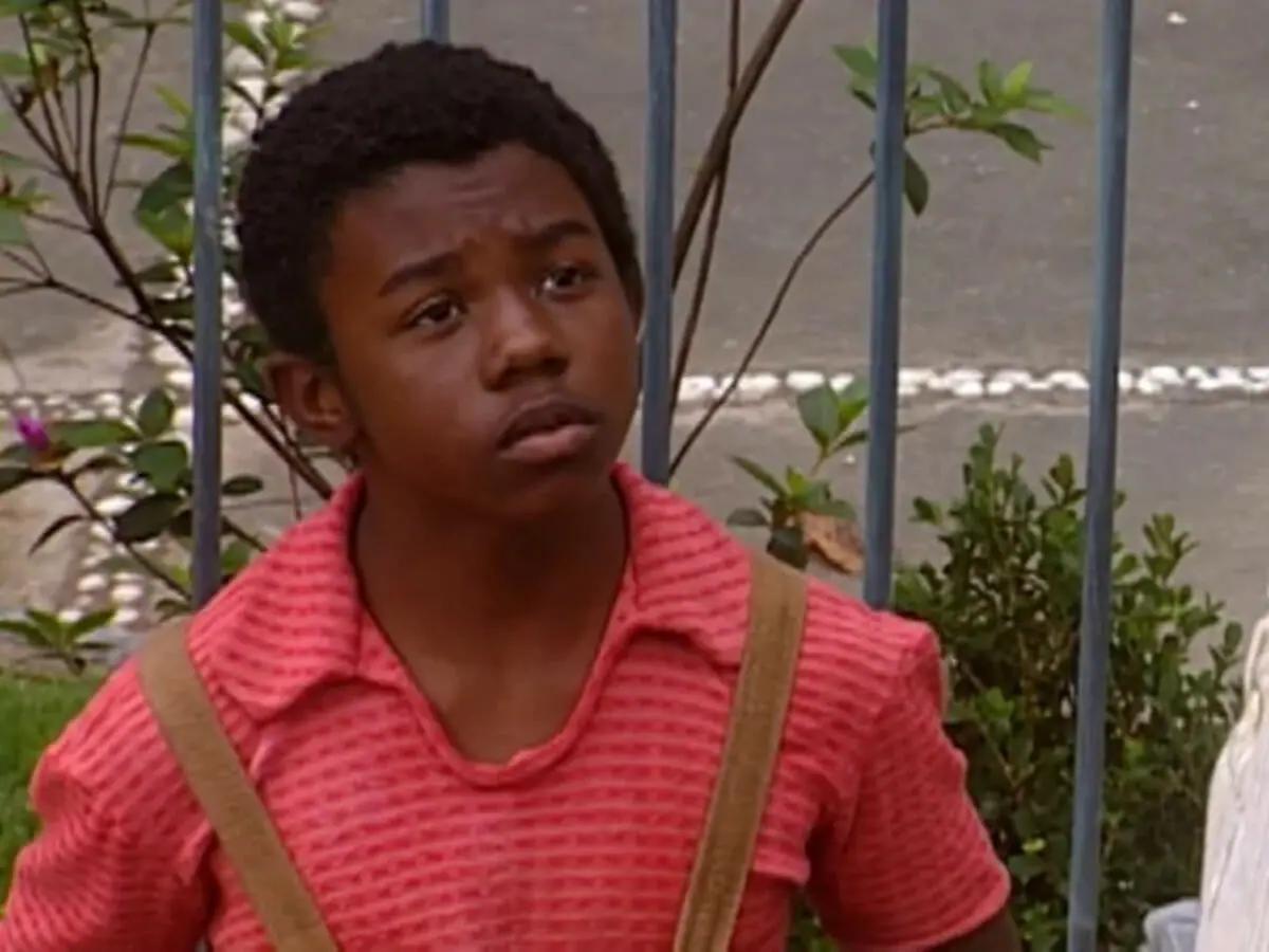 Órfão e expulso? Veja o final de Buscapé em O Cravo e a Rosa