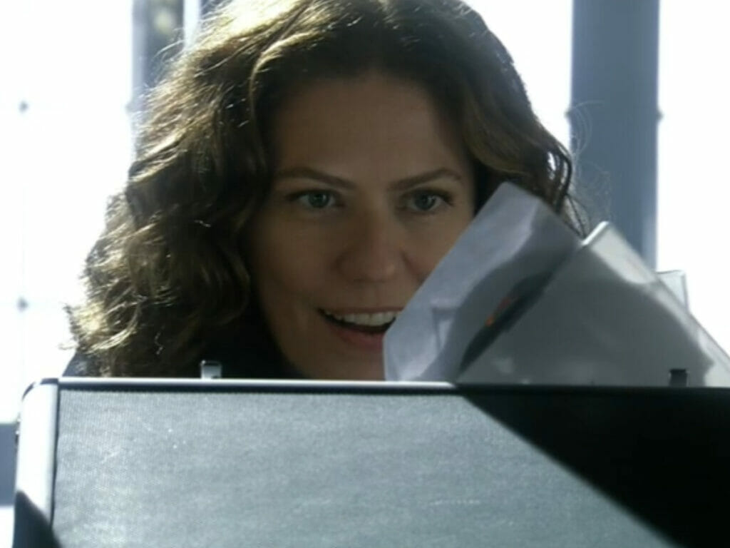 A Favorita: DVD que incrimina Flora é destruído; saiba como