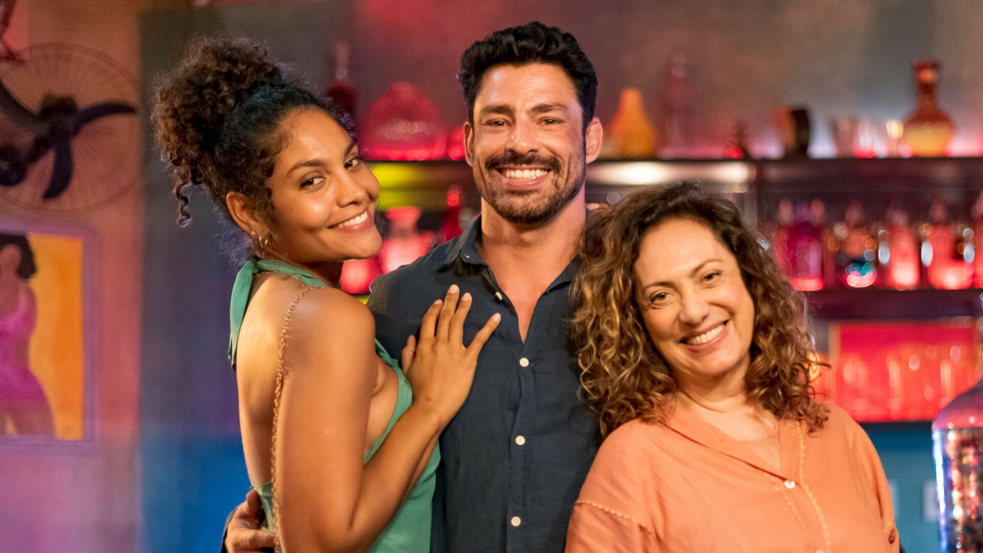 Agatha descobre segredo de Aline e cresce os olhos em Terra e Paixão