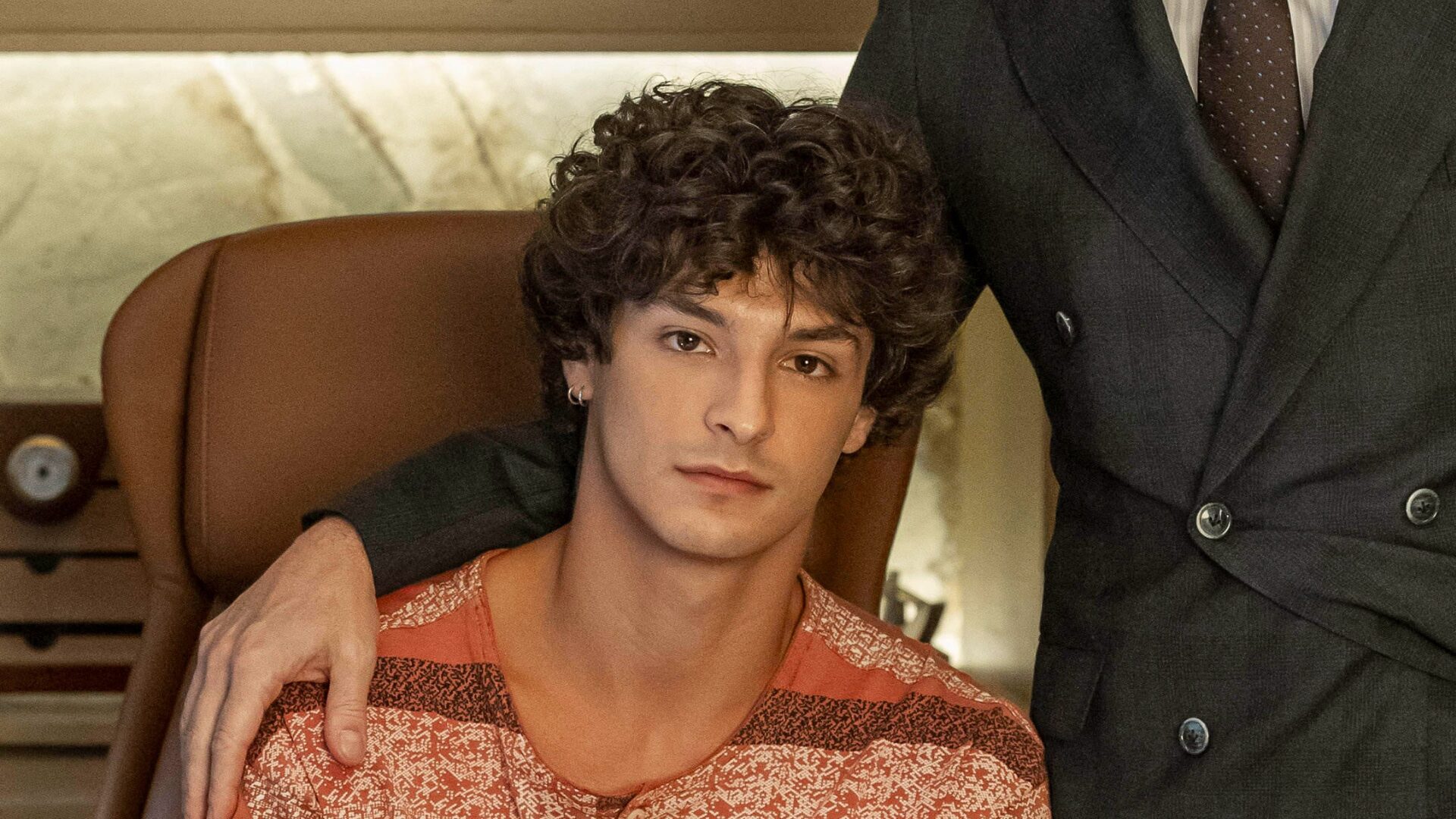 Segredo monstruoso, crime do pai e romance: próximas cenas de Tiago jogam bomba em Vale Tudo ...