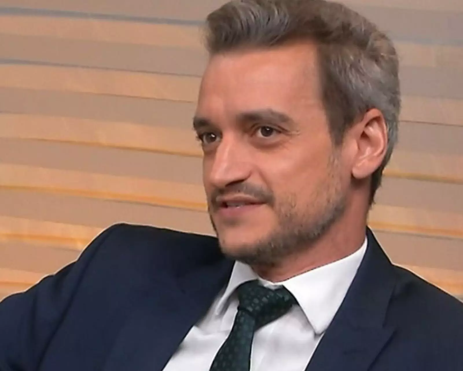 Tudo o que você precisa saber sobre Tiago Scheuer, novo âncora do Hora Um - Observatório da TV