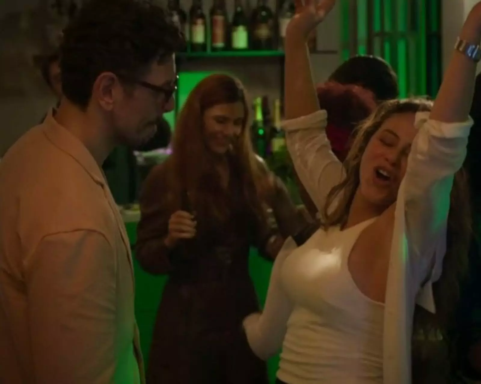 Após críticas, Paolla Oliveira é exaltada com cena icônica do mambo caliente em Vale Tudo ...