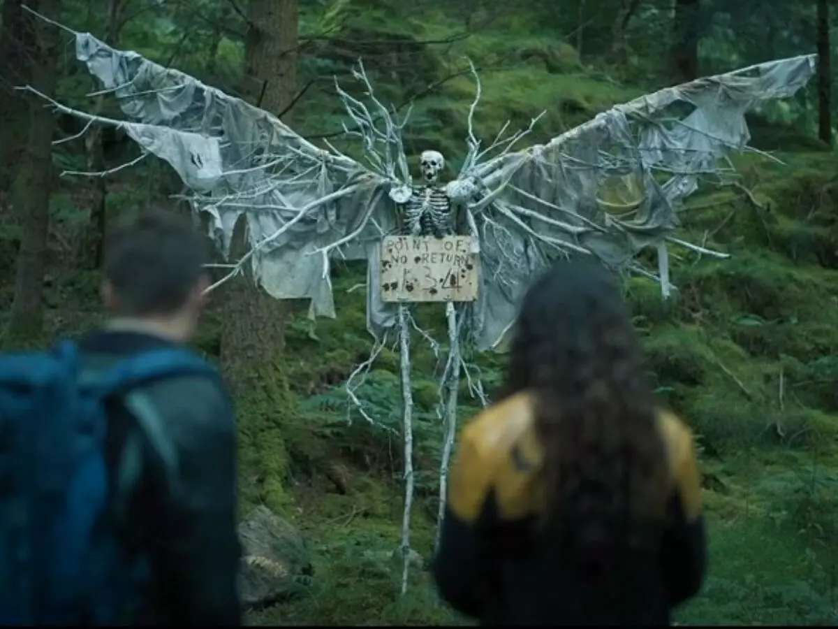 Os Observadores na Netflix: suspense e mistério em floresta irlandesa