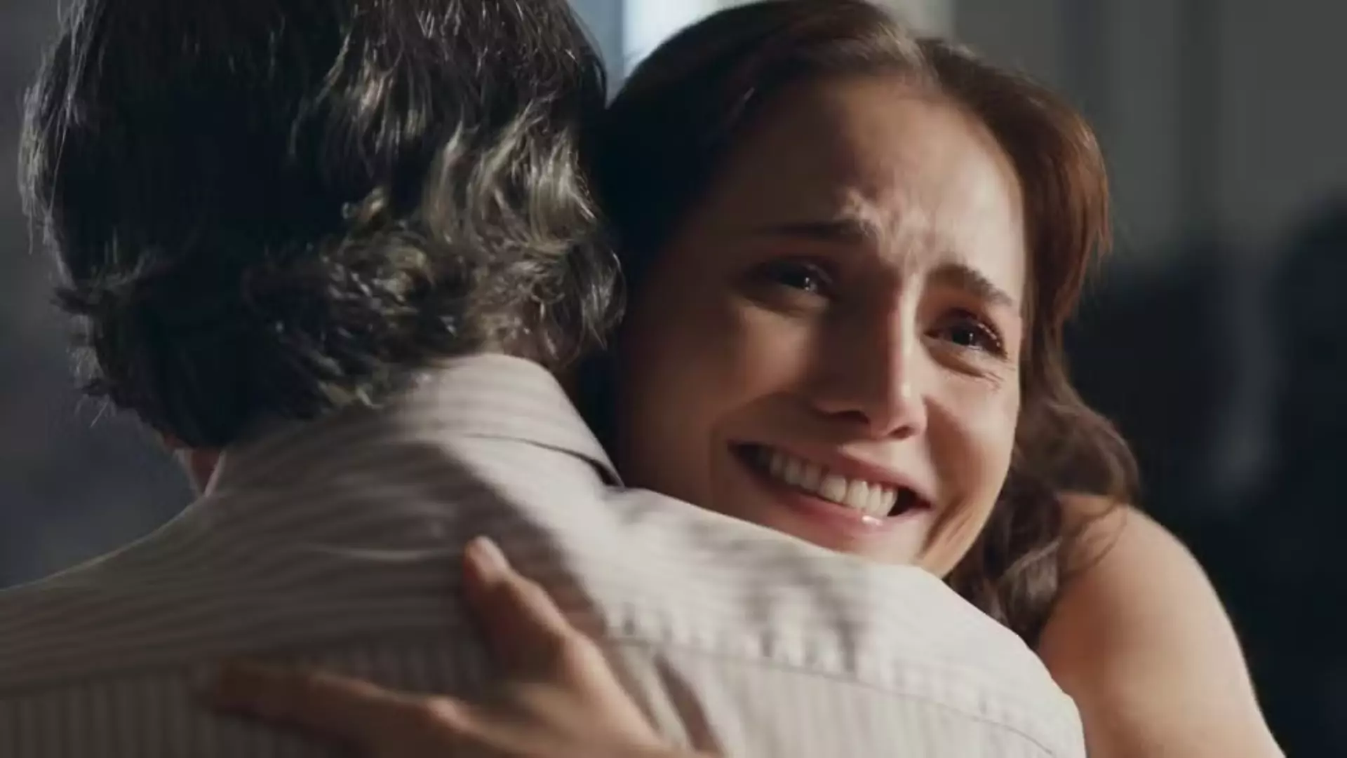 Quem Ama Cuida: Adriana recebe visita de Otoniel após morte de Arthur